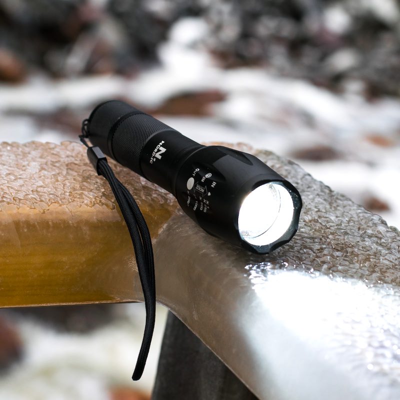 LED-lommelykt som enkelt lades via USB. | Alltid gratis frakt!