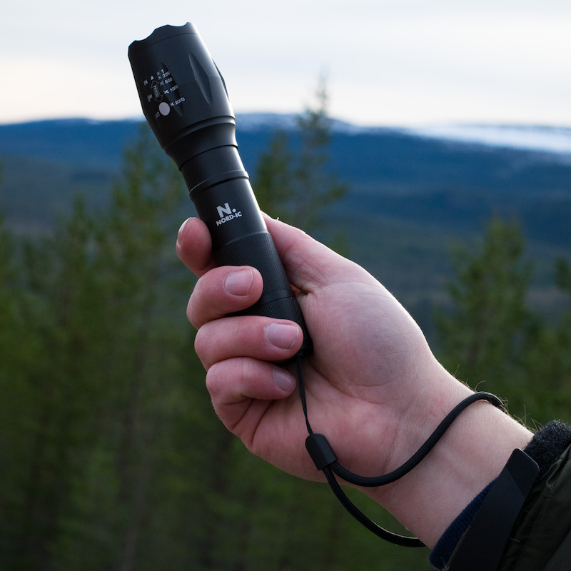 LED-lommelykt som enkelt lades via USB. | Alltid gratis frakt!